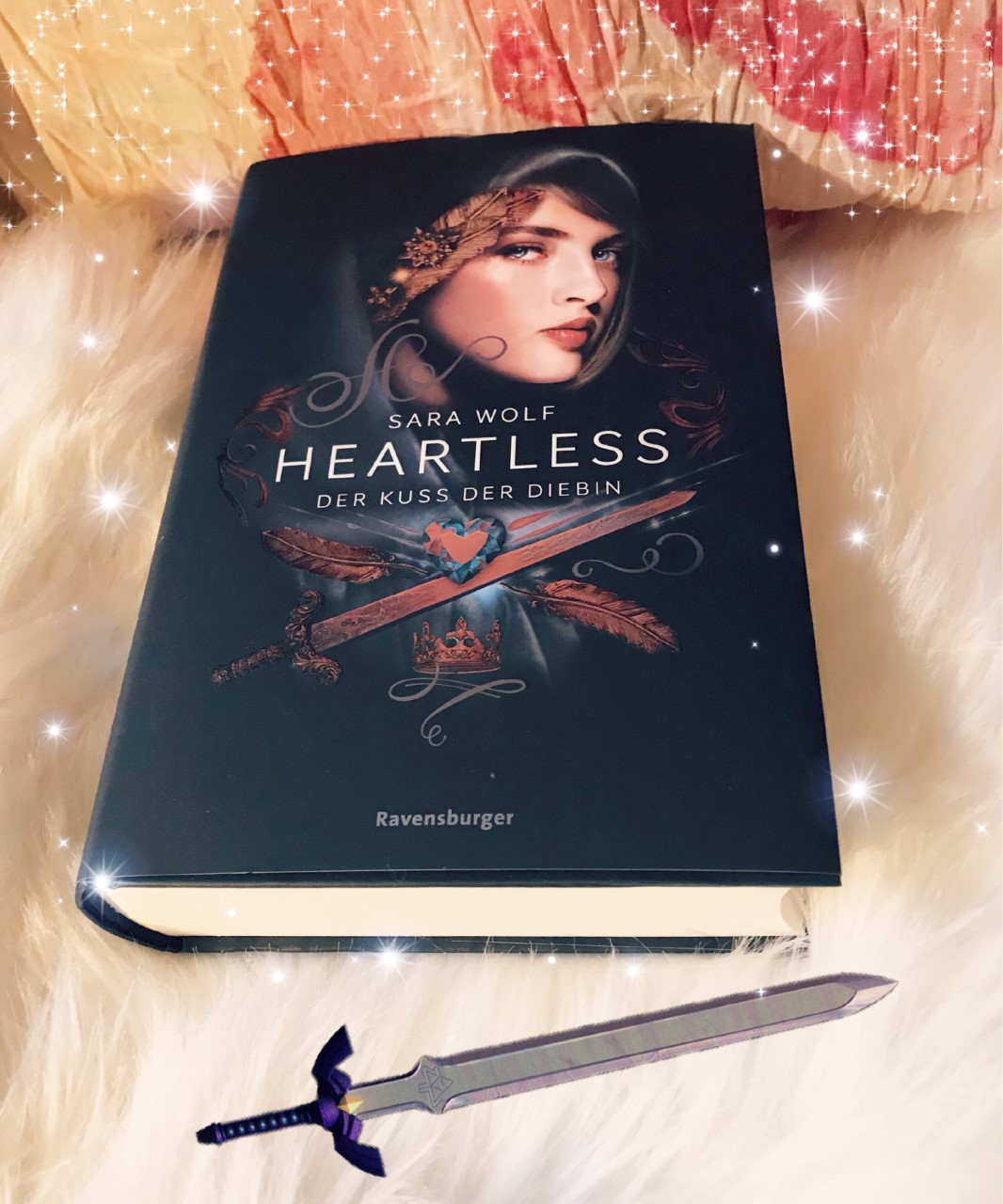 Rezension zu :Heartless, Band 1: Der Kuss der Diebin von Sara Wolf ...
